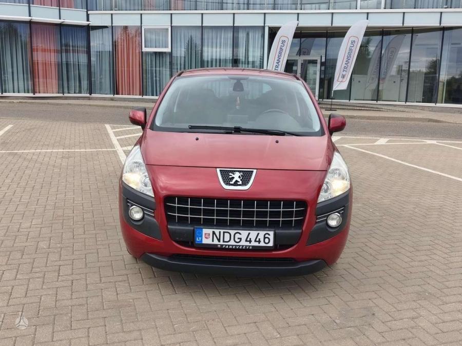 Red Peugeot 3008 2009 in Panevezys, with an engine capacity of 1.60 L and mileage of 300 thousand km for 2100 €, photo 3 on AUTOMOTO.COM.LV