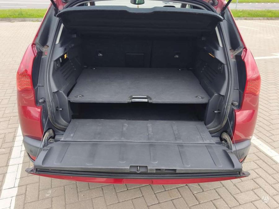 Red Peugeot 3008 2009 in Panevezys, with an engine capacity of 1.60 L and mileage of 300 thousand km for 2100 €, photo 13 on AUTOMOTO.COM.LV