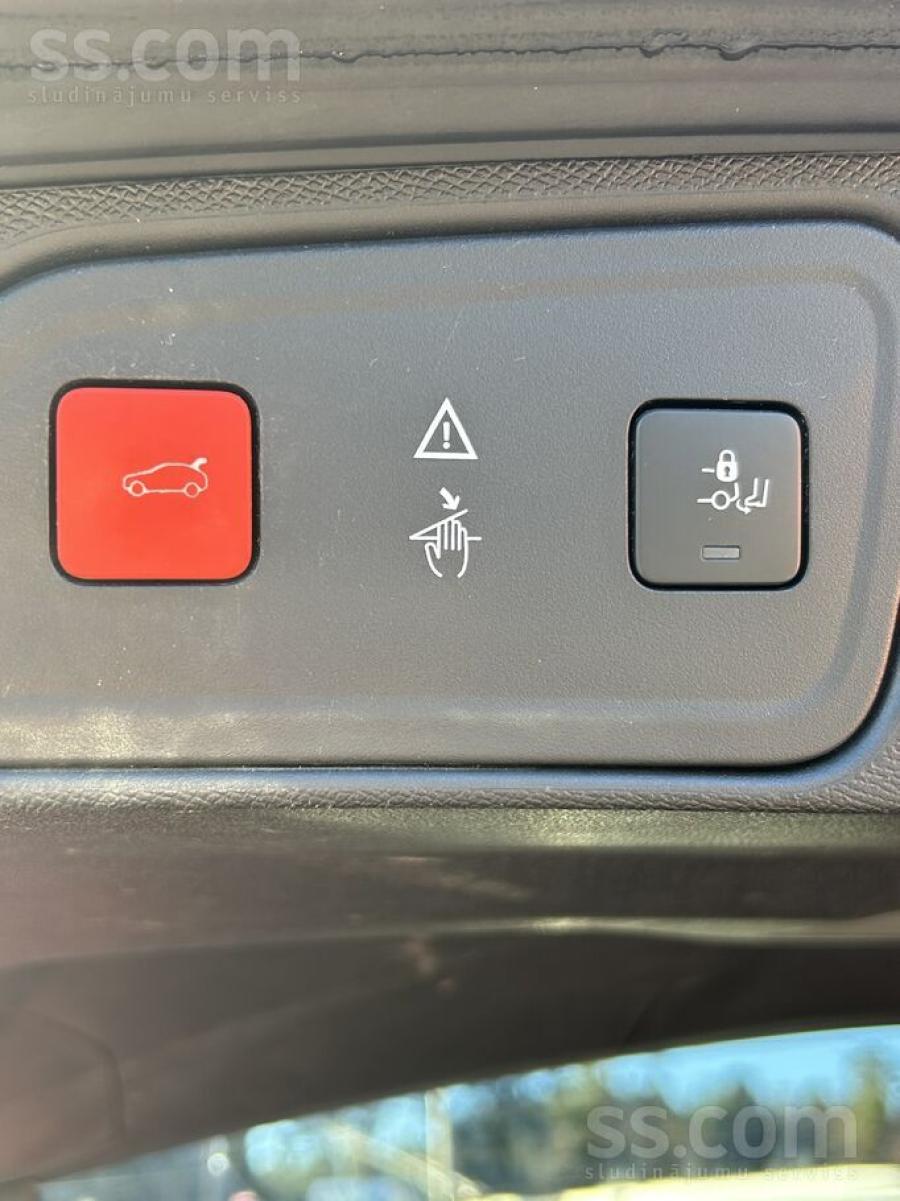 Sarkans Peugeot 3008 2017 Rīga, ar dzinēja tilpumu 1.20 L un nobraukumu 149 tūkst. km par 13500 €, foto 10 vietnē AUTOMOTO.COM.LV