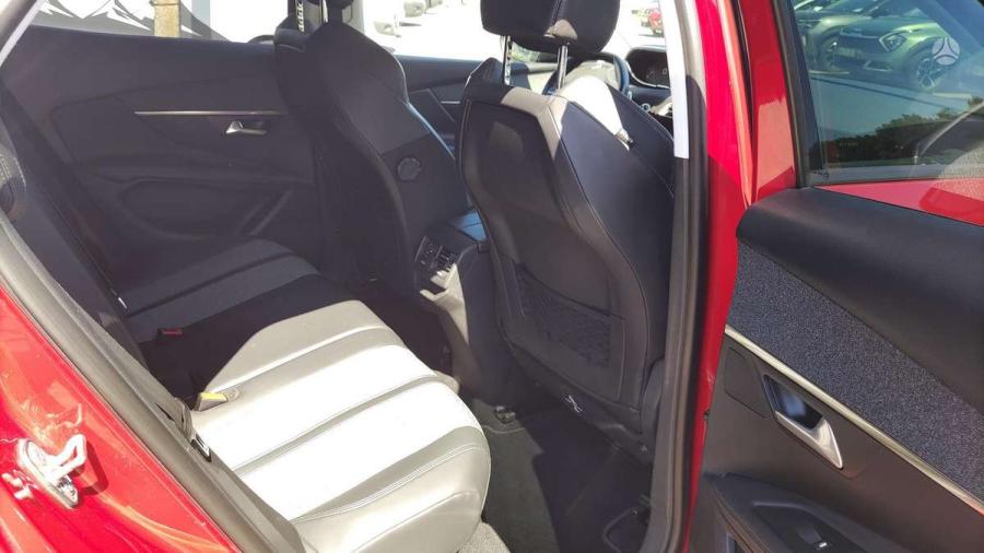 Red Peugeot 3008 2017 in Klaipeda, with an engine capacity of 1.20 L and mileage of 186 thousand km for 10590 €, photo 23 on AUTOMOTO.COM.LV