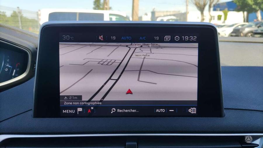 Sarkans Peugeot 3008 2017 Klaipėda, ar dzinēja tilpumu 1.20 L un nobraukumu 186 tūkst. km par 10490 €, foto 30 vietnē AUTOMOTO.COM.LV