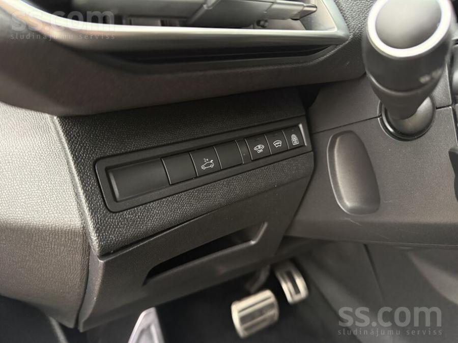 Sarkans Peugeot 3008 2018 Jelgava, ar dzinēja tilpumu 2.00 L un nobraukumu 0 tūkst. km par 17500 €, foto 20 vietnē AUTOMOTO.COM.LV