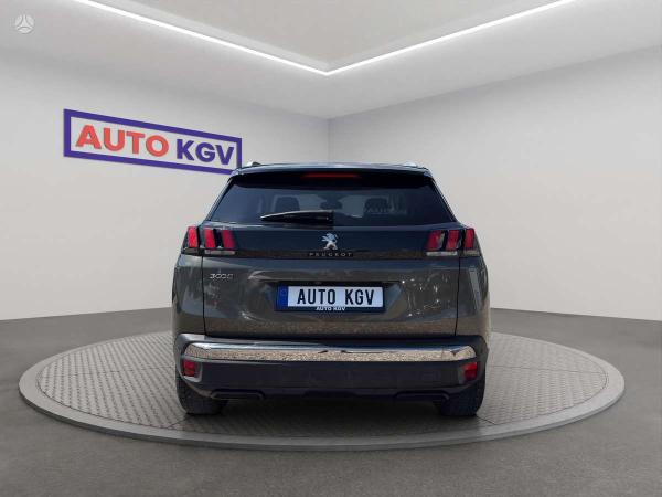 Red Peugeot 3008 2018 in Kaunas, with an engine capacity of 1.20 L and mileage of 120 thousand km for 12799 €, photo 4 on AUTOMOTO.COM.LV