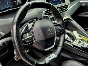 Red Peugeot 3008 2018 in Vilnius, with an engine capacity of 1.56 L and mileage of 218 thousand km for 12400 €, photo 22 on AUTOMOTO.COM.LV