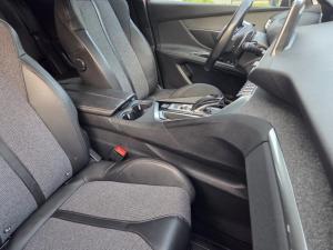 Sarkans Peugeot 3008 2019 Rīga, ar dzinēja tilpumu 1.50 L un nobraukumu 178 tūkst. km par 14600 €, foto 20 vietnē AUTOMOTO.COM.LV