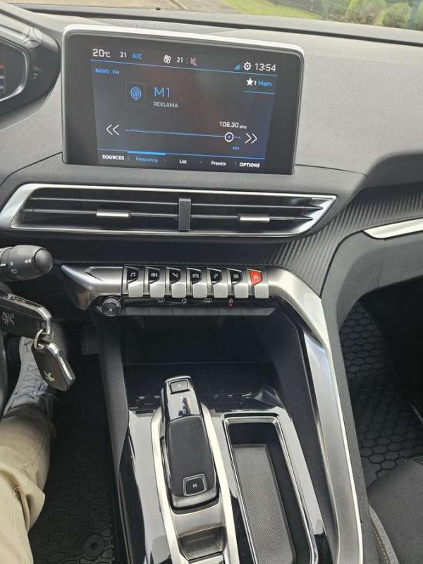 Red Peugeot 3008 2019 in Utena, with an engine capacity of 1.50 L and mileage of 227 thousand km for 10300 €, photo 10 on AUTOMOTO.COM.LV