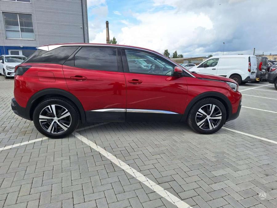 Red Peugeot 3008 2020 in Taurage, with an engine capacity of 1.50 L and mileage of 185 thousand km for 11300 €, photo 9 on AUTOMOTO.COM.LV