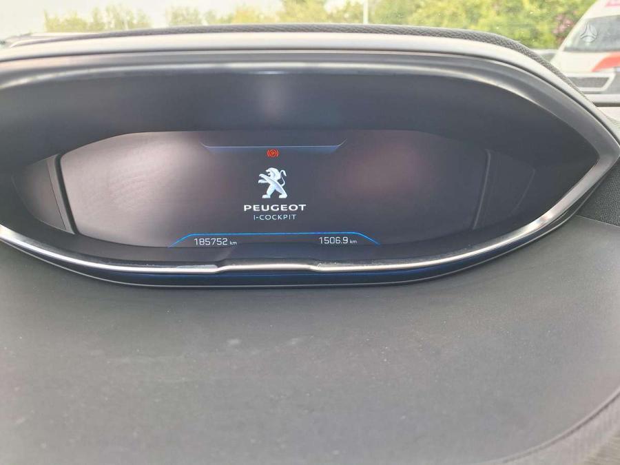 Red Peugeot 3008 2020 in Taurage, with an engine capacity of 1.50 L and mileage of 185 thousand km for 11300 €, photo 11 on AUTOMOTO.COM.LV