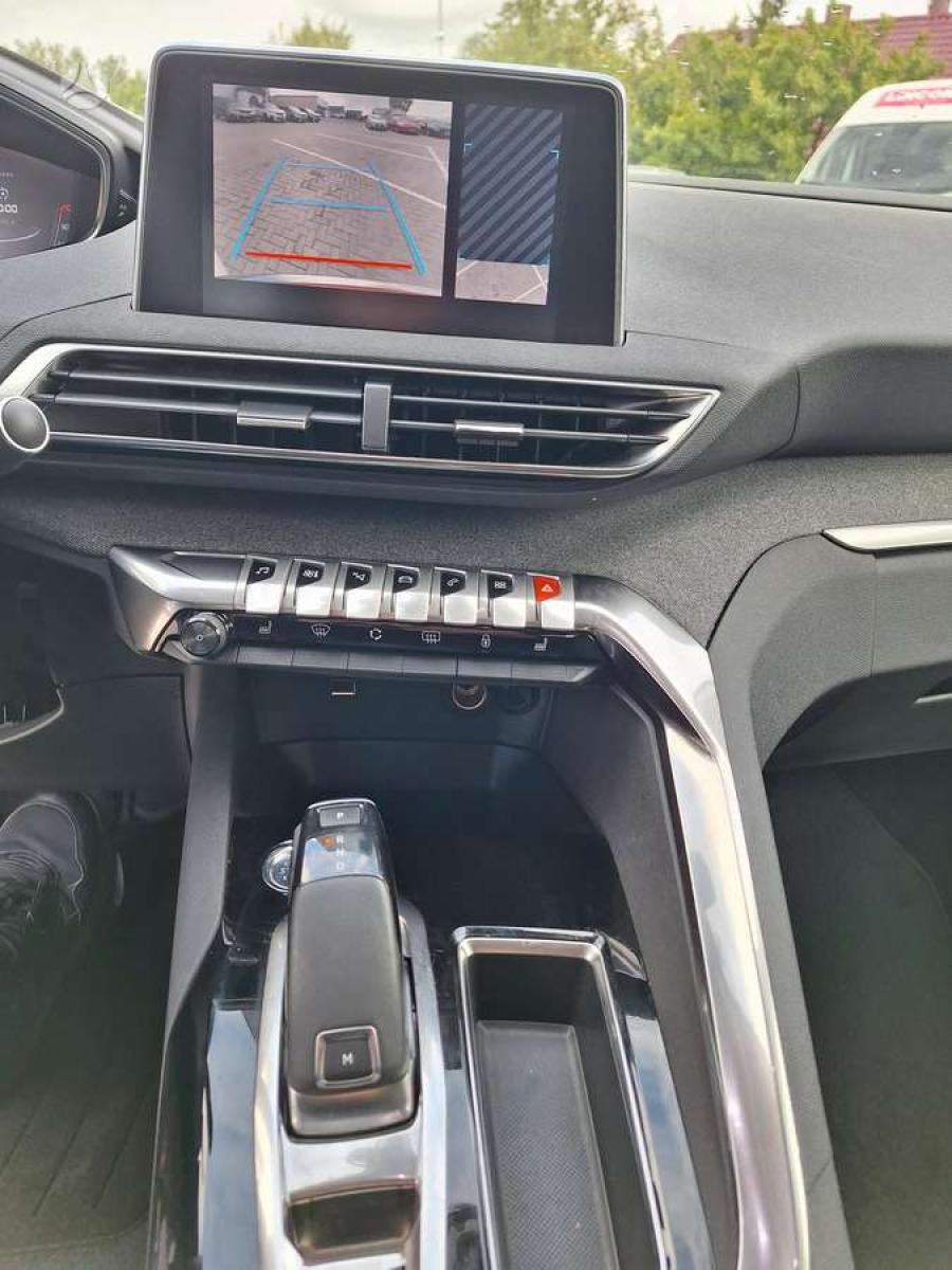 Red Peugeot 3008 2020 in Taurage, with an engine capacity of 1.50 L and mileage of 185 thousand km for 11300 €, photo 12 on AUTOMOTO.COM.LV