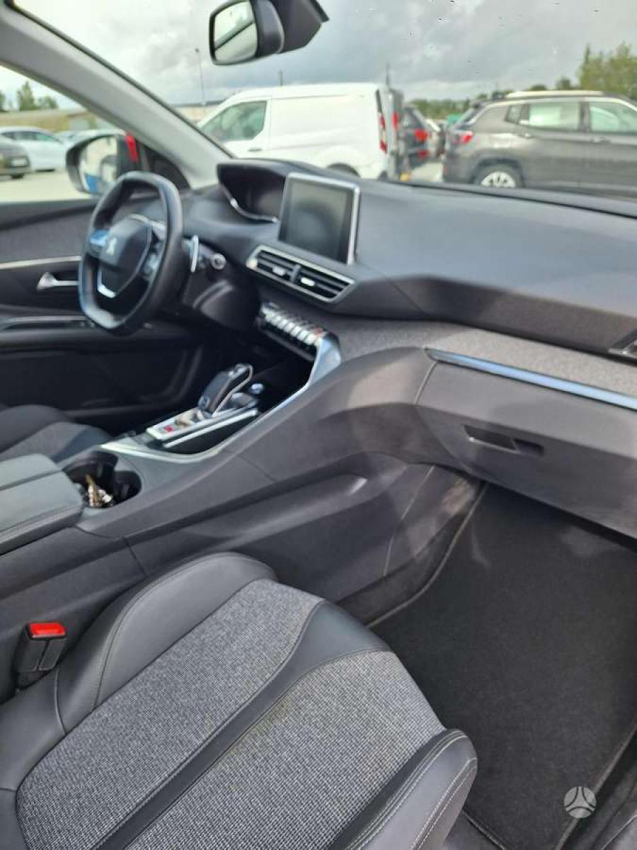 Red Peugeot 3008 2020 in Taurage, with an engine capacity of 1.50 L and mileage of 185 thousand km for 11300 €, photo 22 on AUTOMOTO.COM.LV