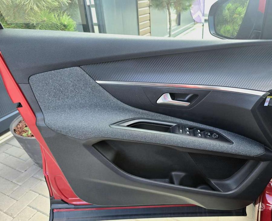 Red Peugeot 3008 2020 in Taurage, with an engine capacity of 1.50 L and mileage of 298 thousand km for 9850 €, photo 26 on AUTOMOTO.COM.LV