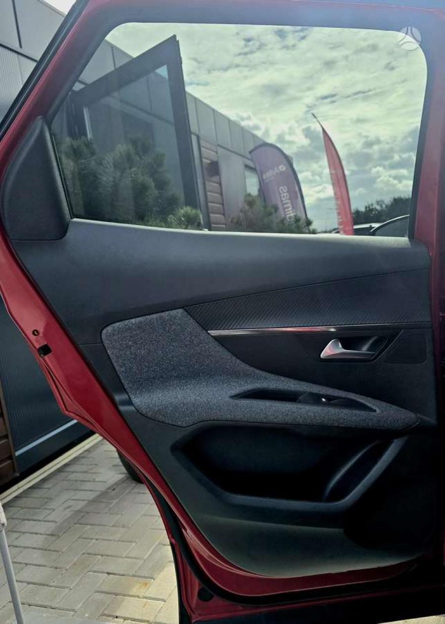 Red Peugeot 3008 2020 in Taurage, with an engine capacity of 1.50 L and mileage of 298 thousand km for 9850 €, photo 28 on AUTOMOTO.COM.LV