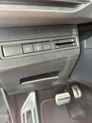 Sarkans Peugeot 3008 2021 Viļņa, ar dzinēja tilpumu 1.20 L un nobraukumu 66 tūkst. km par 19300 €, foto 26 vietnē AUTOMOTO.COM.LV