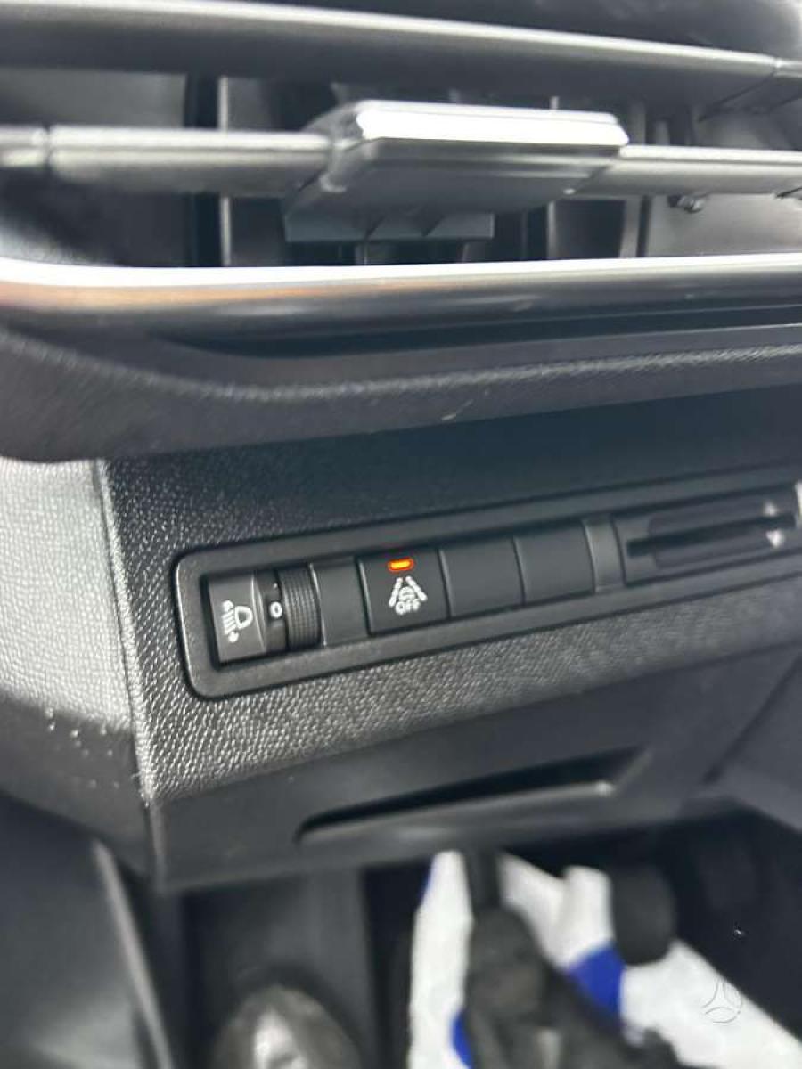 Sarkans Peugeot 3008 2021 Panevēža, ar dzinēja tilpumu 1.50 L un nobraukumu 238 tūkst. km par 11700 €, foto 16 vietnē AUTOMOTO.COM.LV