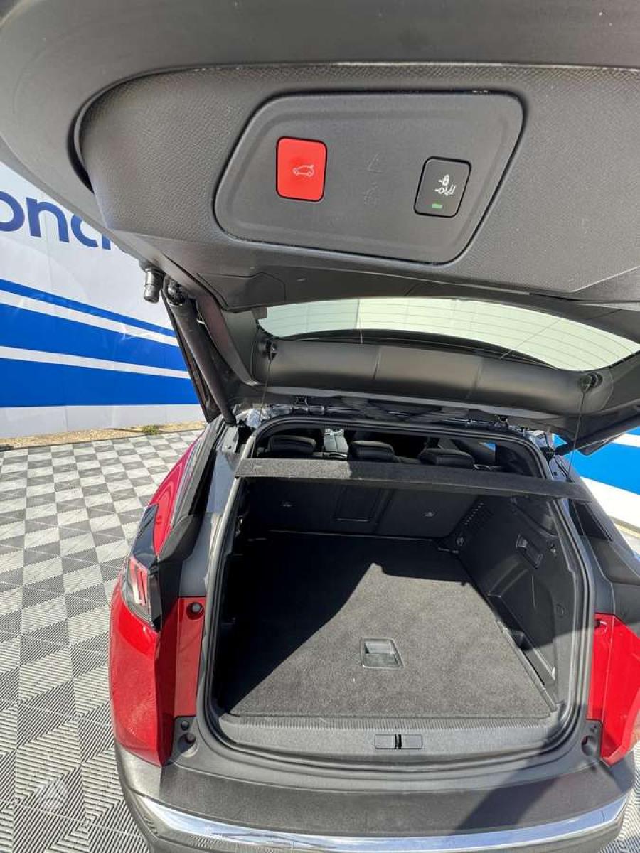 Red Peugeot 3008 2021 in Kaunas, with an engine capacity of 1.50 L and mileage of 190 thousand km for 13250 €, photo 7 on AUTOMOTO.COM.LV