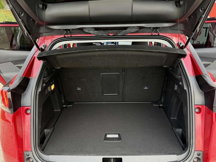 Red Peugeot 3008 2021 in Taurage, with an engine capacity of 1.50 L and mileage of 168 thousand km for 11979 €, photo 39 on AUTOMOTO.COM.LV