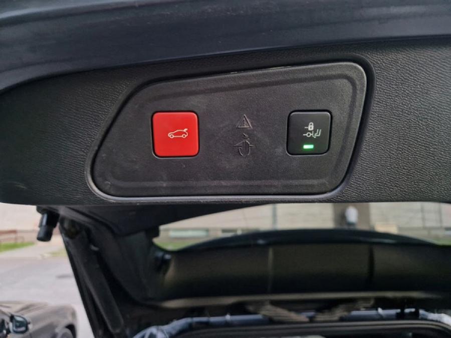Sarkans Peugeot 3008 2022 Narva, ar dzinēja tilpumu 1.50 L un nobraukumu 77 tūkst. km par 22000 €, foto 14 vietnē AUTOMOTO.COM.LV