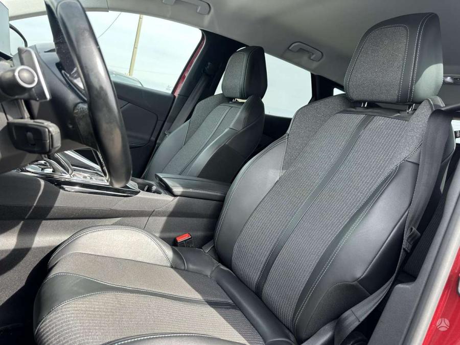 Red Peugeot 3008 2022 in Vilnius, with an engine capacity of 1.50 L and mileage of 177 thousand km for 13914 €, photo 13 on AUTOMOTO.COM.LV