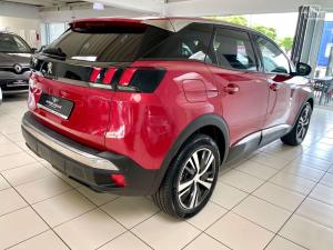 Red Peugeot 3008 2023 in Kaunas, with an engine capacity of 1.20 L and mileage of 28 thousand km for 22734 €, photo 3 on AUTOMOTO.COM.LV