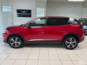 Red Peugeot 3008 2023 in Kaunas, with an engine capacity of 1.20 L and mileage of 28 thousand km for 22734 €, photo 5 on AUTOMOTO.COM.LV