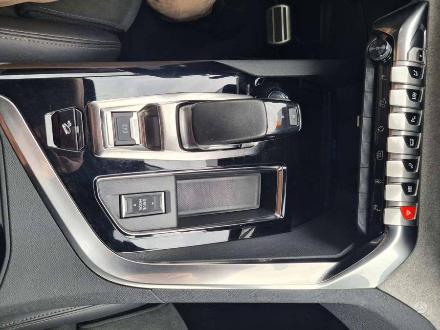 Sarkans Peugeot 3008 2023 Šauļi, ar dzinēja tilpumu 1.60 L un nobraukumu 150 tūkst. km par 22700 €, foto 24 vietnē AUTOMOTO.COM.LV