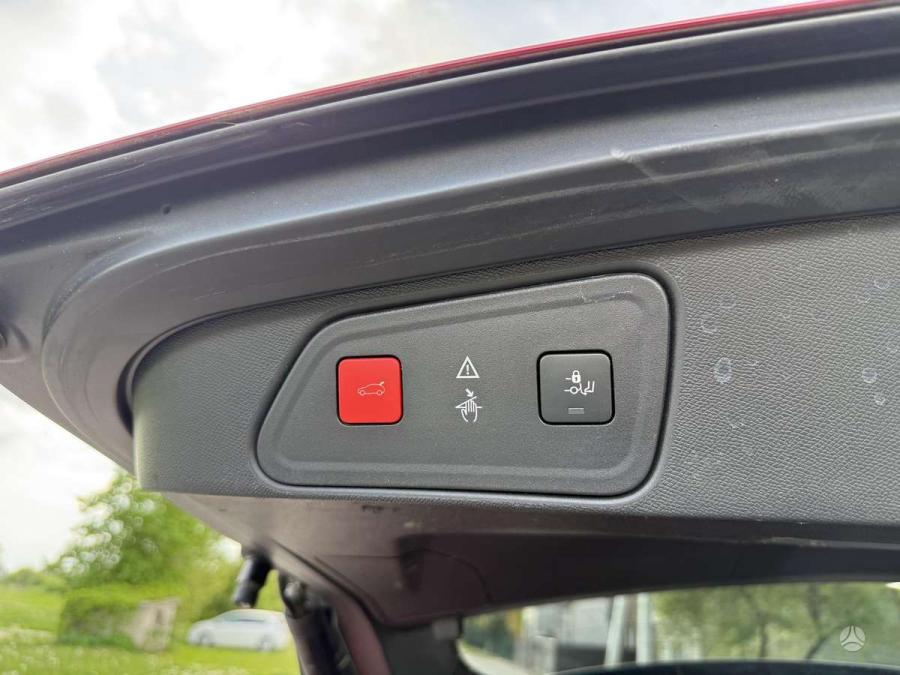 Sarkans Peugeot 3008 2017 Tauragė, ar dzinēja tilpumu 1.20 L un nobraukumu 155 tūkst. km par 10500 €, foto 9 vietnē AUTOMOTO.COM.LV