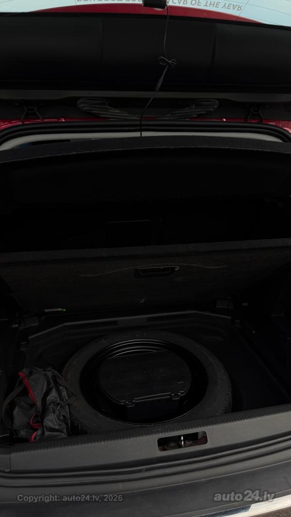 Red Peugeot 3008 2018 in Tallinn, with an engine capacity of 1.20 L and mileage of 113 thousand km for 14490 €, photo 9 on AUTOMOTO.COM.LV
