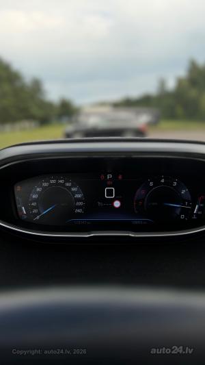 Sarkans Peugeot 3008 2018 Tallina, ar dzinēja tilpumu 1.20 L un nobraukumu 113 tūkst. km par 14490 €, foto 12 vietnē AUTOMOTO.COM.LV