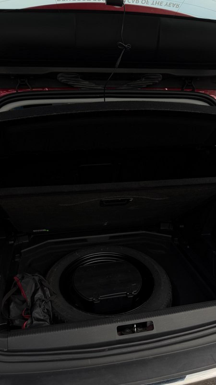 Red Peugeot 3008 2018 in Tallinn, with an engine capacity of 1.20 L and mileage of 109 thousand km for 13200 €, photo 24 on AUTOMOTO.COM.LV