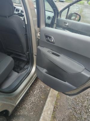 Peugeot 3008 2014 Kohtla-Jerve, ar dzinēja tilpumu 1.60 L un nobraukumu 170 tūkst. km par 4500 €, foto 10 vietnē AUTOMOTO.COM.LV