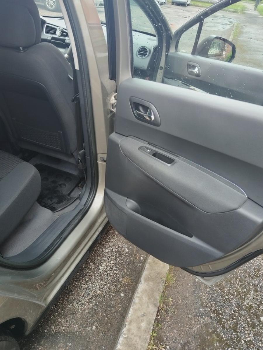 Peugeot 3008 2014 Kohtla-Jerve, ar dzinēja tilpumu 1.60 L un nobraukumu 170 tūkst. km par 4500 €, foto 21 vietnē AUTOMOTO.COM.LV