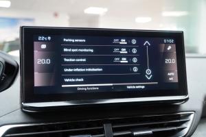 Peugeot 3008 2022 Peetri, ar dzinēja tilpumu 1.20 L un nobraukumu 110 tūkst. km par 18400 €, foto 19 vietnē AUTOMOTO.COM.LV