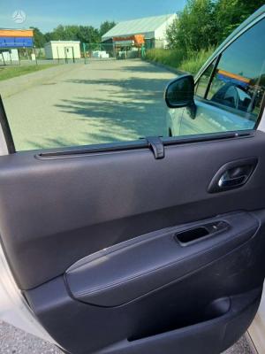 Balts Peugeot 3008 2009 Viļņa, ar dzinēja tilpumu 1.56 L un nobraukumu 252 tūkst. km par 3100 €, foto 9 vietnē AUTOMOTO.COM.LV