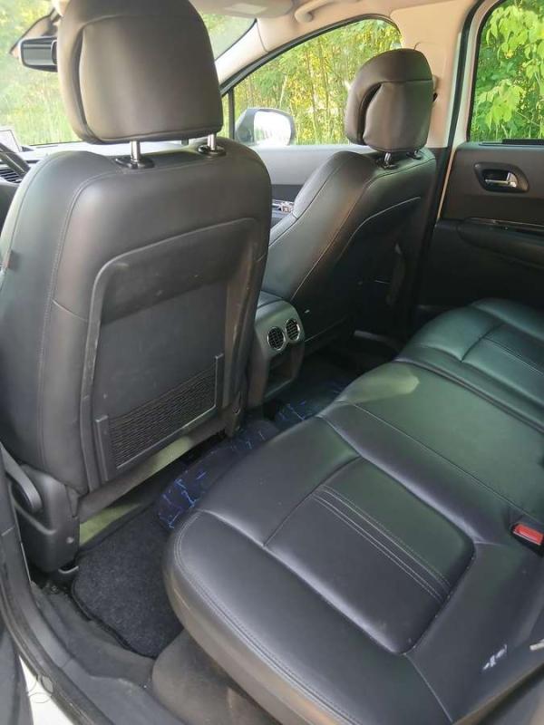 White Peugeot 3008 2009 in Vilnius, with an engine capacity of 1.56 L and mileage of 252 thousand km for 3100 €, photo 9 on AUTOMOTO.COM.LV