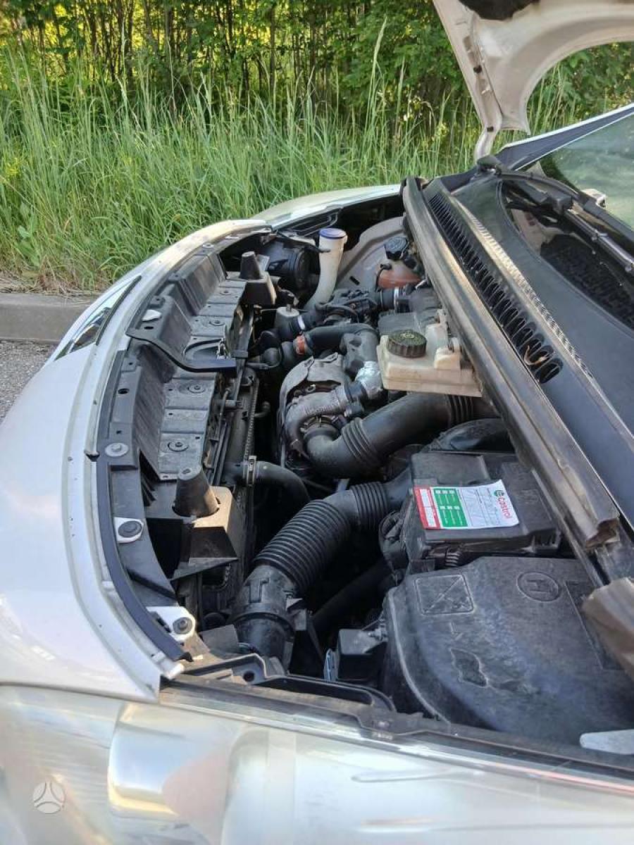 Balts Peugeot 3008 2009 Viļņa, ar dzinēja tilpumu 1.56 L un nobraukumu 252 tūkst. km par 3100 €, foto 12 vietnē AUTOMOTO.COM.LV