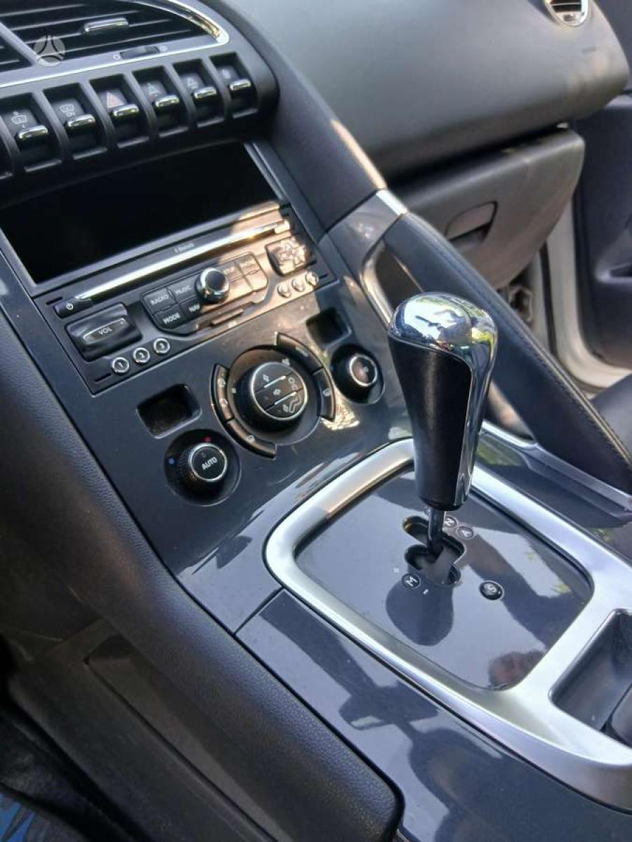 Balts Peugeot 3008 2009 Viļņa, ar dzinēja tilpumu 1.56 L un nobraukumu 252 tūkst. km par 3100 €, foto 22 vietnē AUTOMOTO.COM.LV