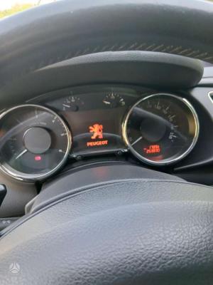 Balts Peugeot 3008 2009 Viļņa, ar dzinēja tilpumu 1.56 L un nobraukumu 252 tūkst. km par 3100 €, foto 23 vietnē AUTOMOTO.COM.LV