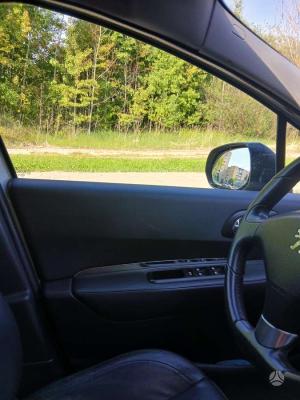 Balts Peugeot 3008 2009 Viļņa, ar dzinēja tilpumu 1.56 L un nobraukumu 252 tūkst. km par 3100 €, foto 24 vietnē AUTOMOTO.COM.LV