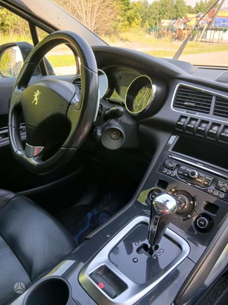 Balts Peugeot 3008 2009 Viļņa, ar dzinēja tilpumu 1.56 L un nobraukumu 252 tūkst. km par 3100 €, foto 26 vietnē AUTOMOTO.COM.LV