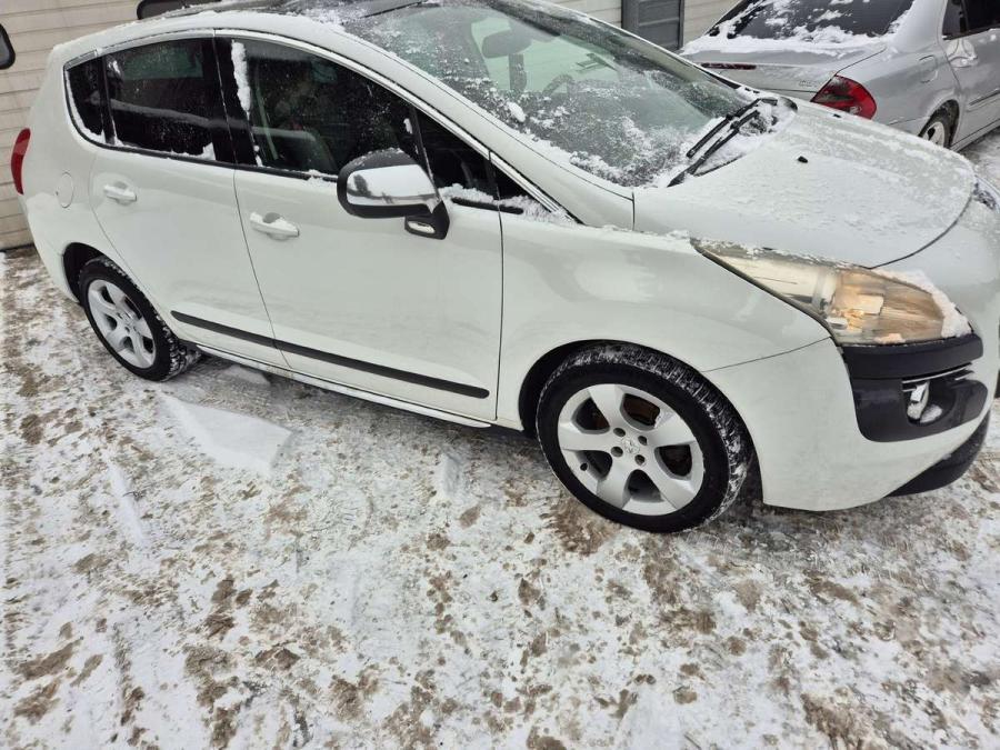 White Peugeot 3008 2010 in Kaunas, with an engine capacity of 1.56 L and mileage of 320 thousand km for 3150 €, photo 3 on AUTOMOTO.COM.LV