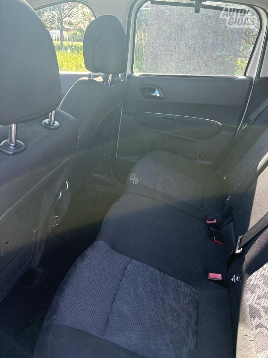 Balts Peugeot 3008 2010 Jonava, ar dzinēja tilpumu 1.60 L un nobraukumu 272 tūkst. km par 3200 €, foto 9 vietnē AUTOMOTO.COM.LV