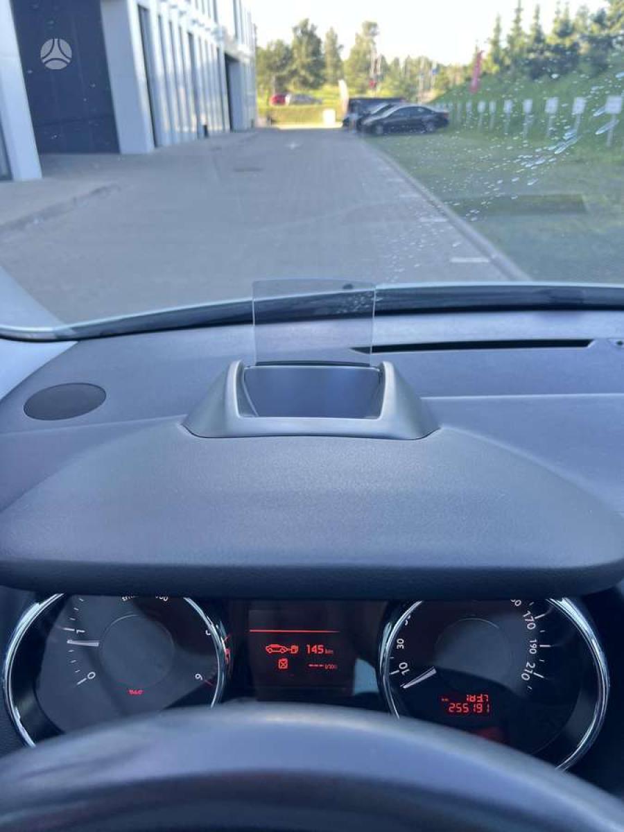 Balts Peugeot 3008 2010 Viļņa, ar dzinēja tilpumu 2.00 L un nobraukumu 256 tūkst. km par 2350 €, foto 15 vietnē AUTOMOTO.COM.LV