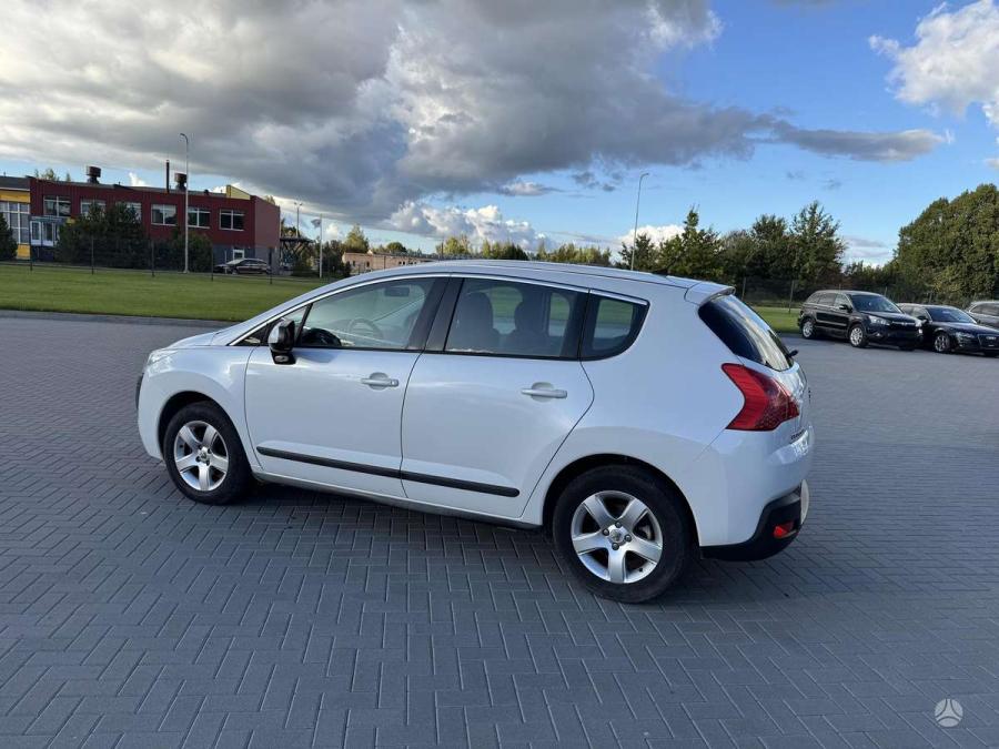 Balts Peugeot 3008 2010 Telšiai, ar dzinēja tilpumu 1.56 L un nobraukumu 151 tūkst. km par 2999 €, foto 5 vietnē AUTOMOTO.COM.LV