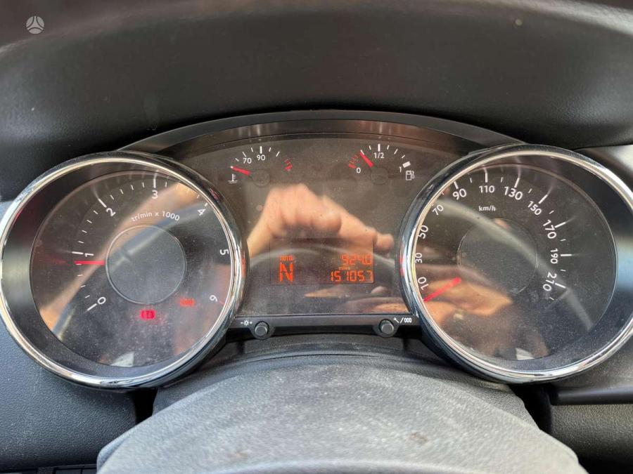Balts Peugeot 3008 2010 Telšiai, ar dzinēja tilpumu 1.56 L un nobraukumu 151 tūkst. km par 2999 €, foto 17 vietnē AUTOMOTO.COM.LV