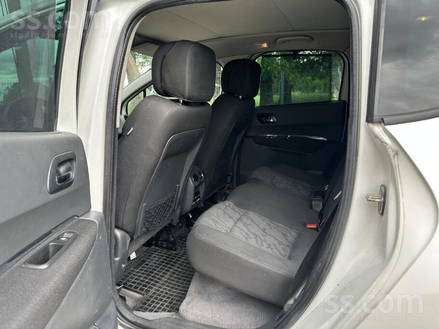 Balts Peugeot 3008 2011 Cēsis, ar dzinēja tilpumu 2.00 L un nobraukumu 0 tūkst. km par 3700 €, foto 9 vietnē AUTOMOTO.COM.LV