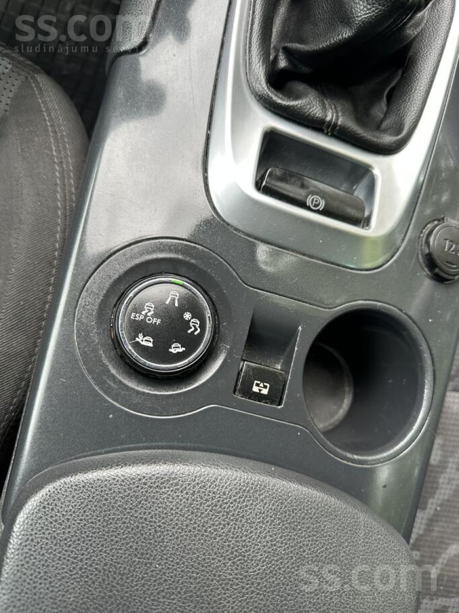 Balts Peugeot 3008 2011 Cēsis, ar dzinēja tilpumu 2.00 L un nobraukumu 0 tūkst. km par 3700 €, foto 11 vietnē AUTOMOTO.COM.LV