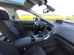 White Peugeot 3008 2011 in Kaunas, with an engine capacity of 1.60 L and mileage of 150 thousand km for 2700 €, photo 8 on AUTOMOTO.COM.LV