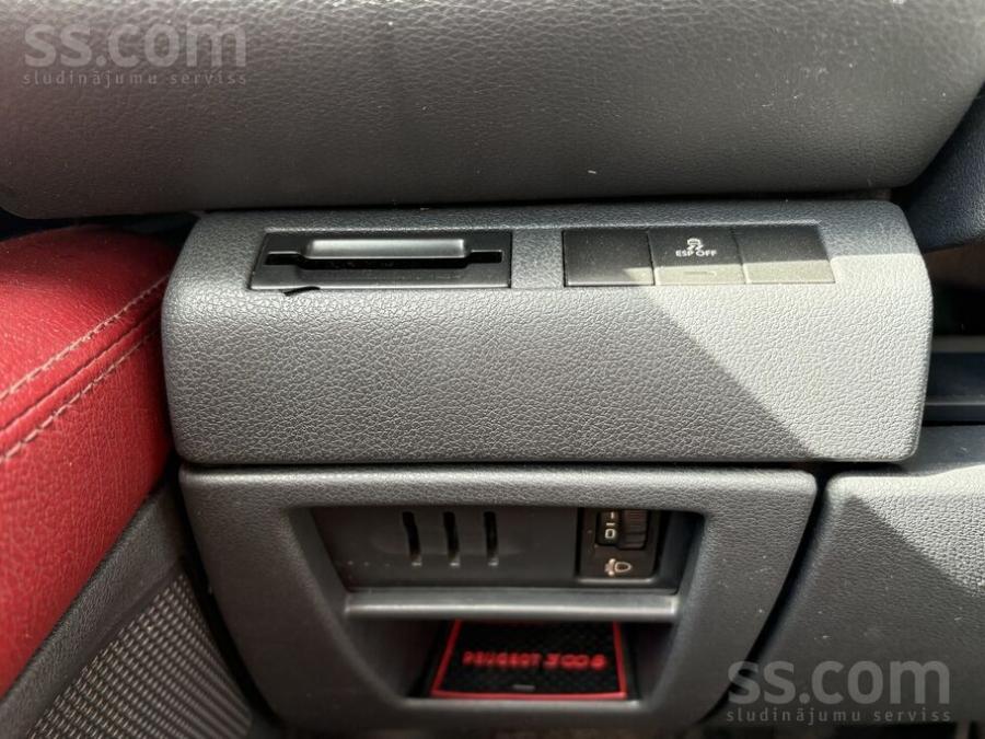Balts Peugeot 3008 2011 Daugavpils, ar dzinēja tilpumu 1.60 L un nobraukumu 380 tūkst. km par 2450 €, foto 15 vietnē AUTOMOTO.COM.LV