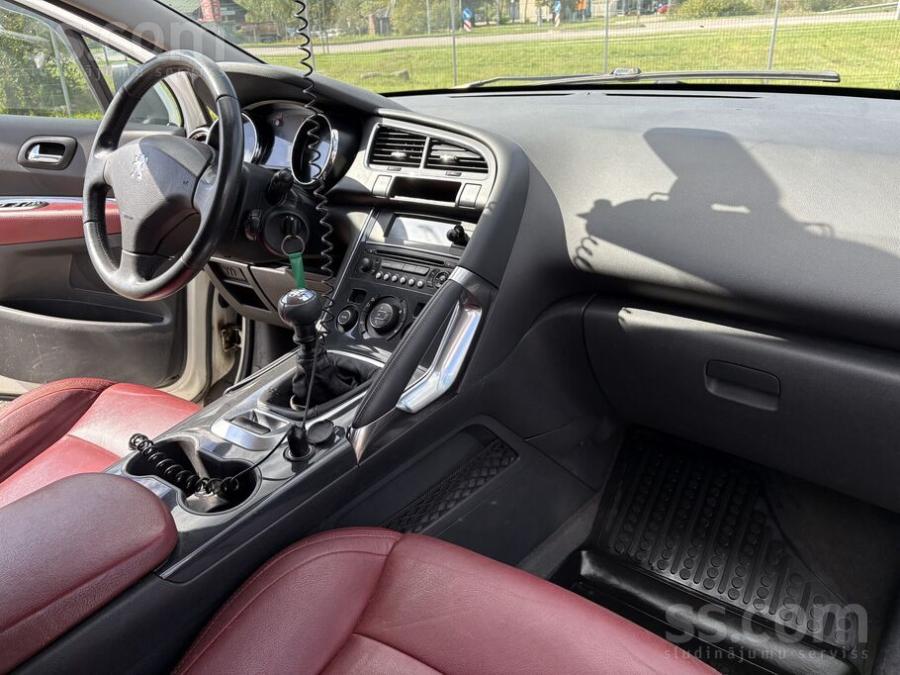 Balts Peugeot 3008 2011 Daugavpils, ar dzinēja tilpumu 1.60 L un nobraukumu 380 tūkst. km par 2450 €, foto 22 vietnē AUTOMOTO.COM.LV