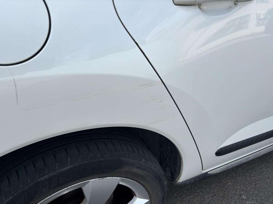 White Peugeot 3008 2011 in Taurage, with an engine capacity of 1.56 L and mileage of 230 thousand km for 2700 €, photo 5 on AUTOMOTO.COM.LV